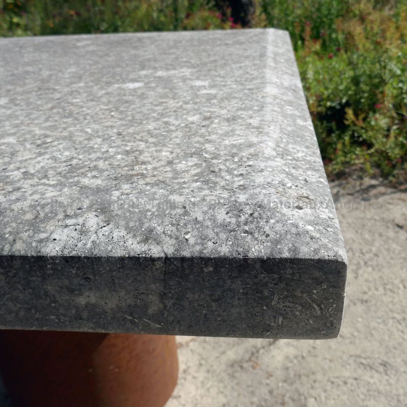 Mobilier de jardin ǀ Table de jardin en pierre et fer ǀ Atelier Bidal