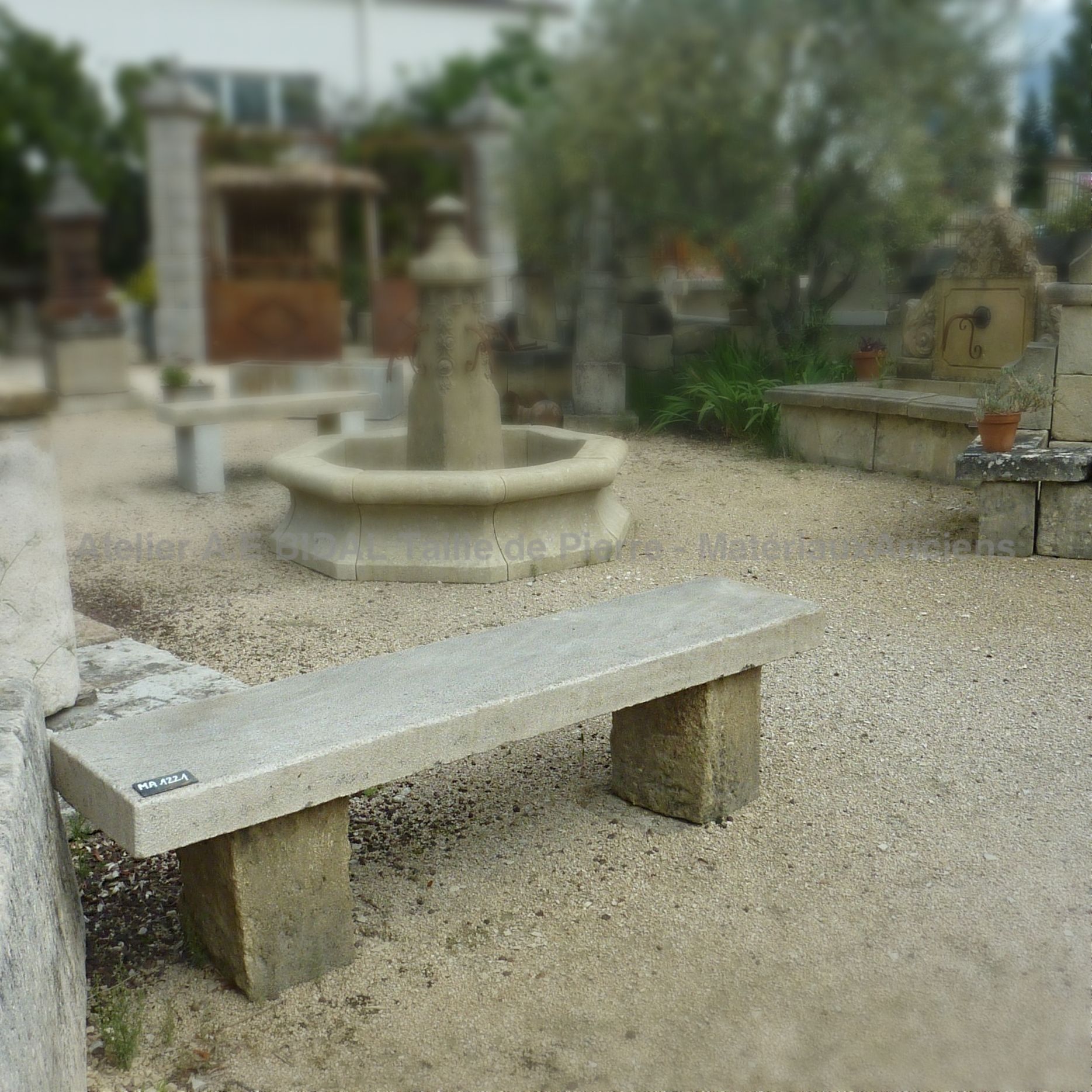 Banc en pierre véritable à 2 jambages | Mobilier de jardin ancien