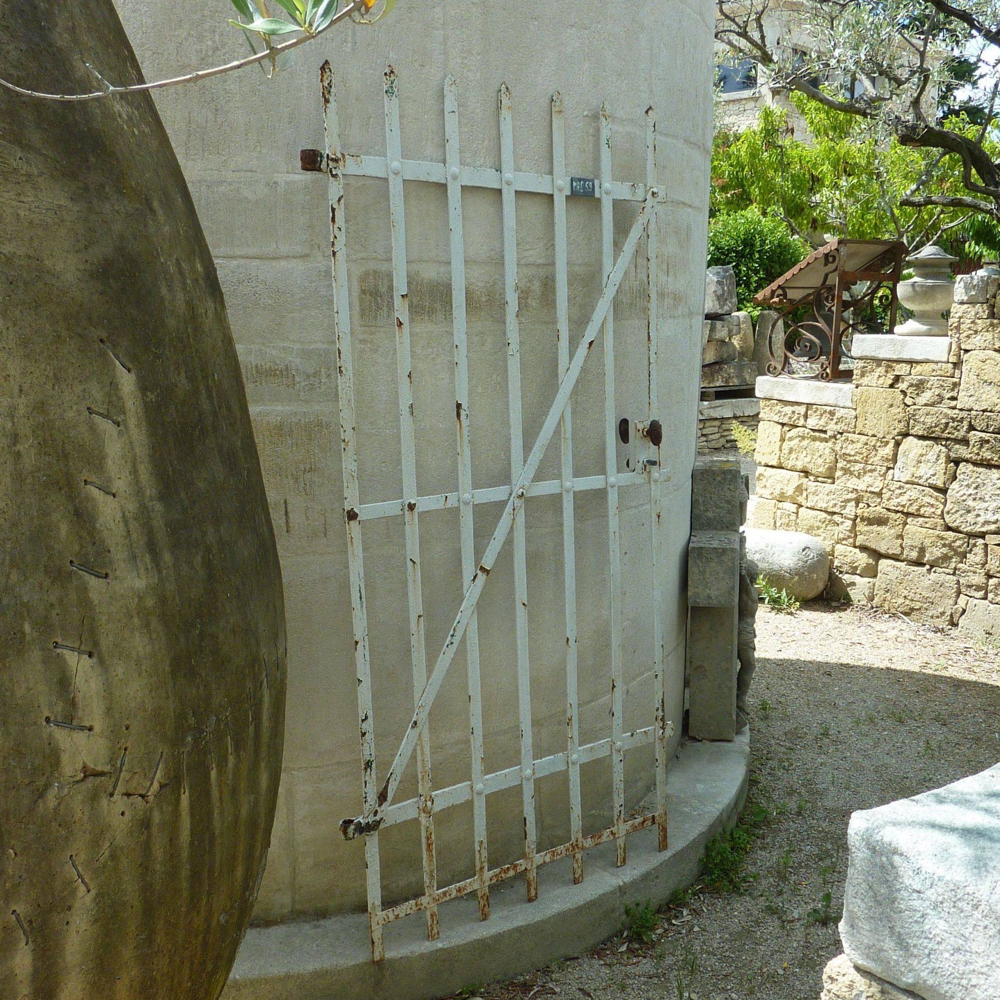Portillon ancien - portillon de jardin- portillon en fer forgé riveté.