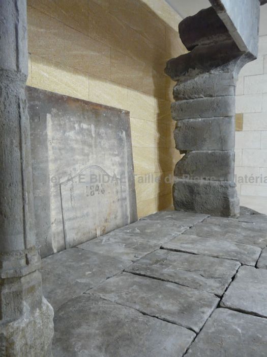 Cheminée Médiévale XII siècle