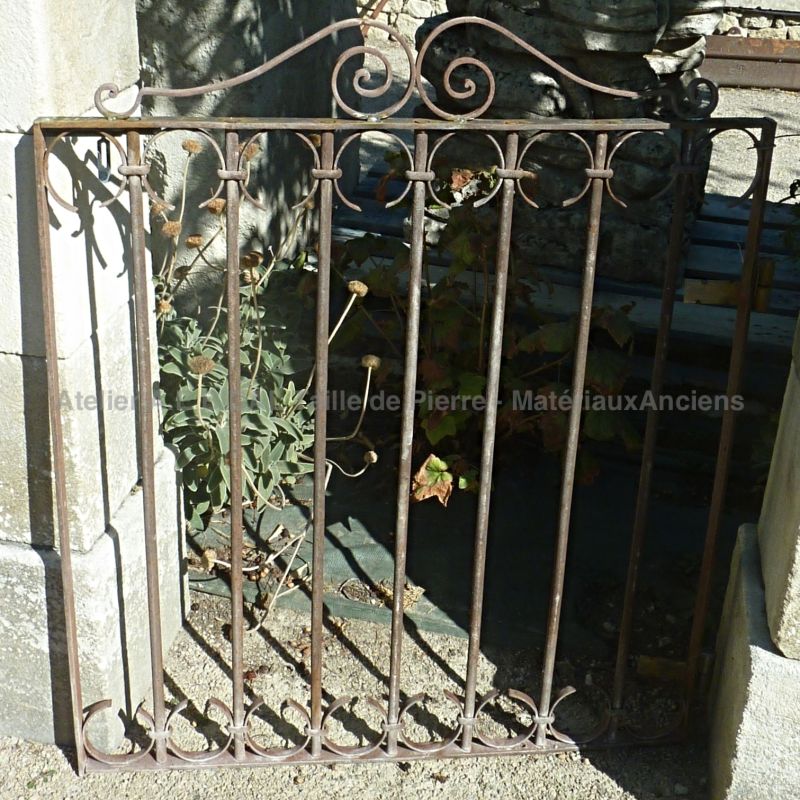 Portillon pour jardin en fer forgé ancien et riveté