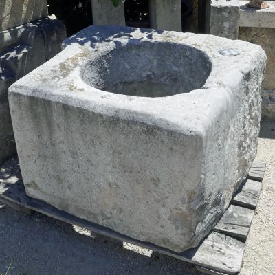 Well: ideal stone well for an original garden decoration.