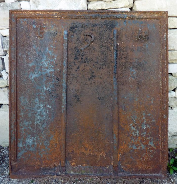 Antique cast iron fire back for fireplace ** SOLD