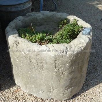Stone garden table in a rustic and authentic style - AE Bidal.