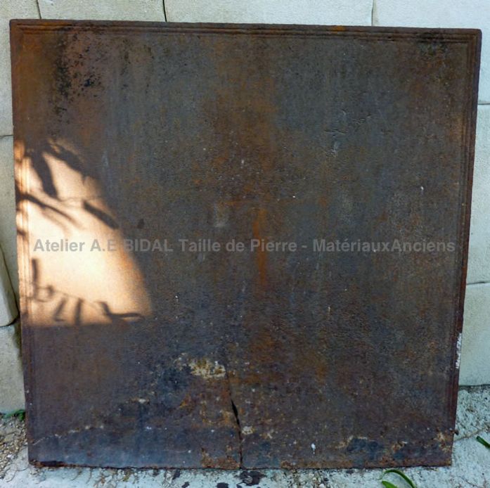 Plaque de fonte lisse