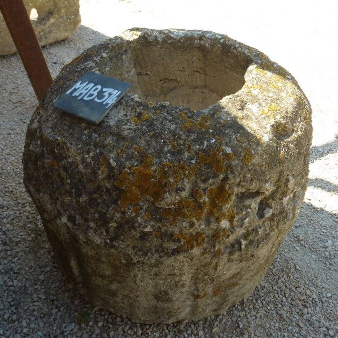 Freestone decorative object: Natural stone ball on a base