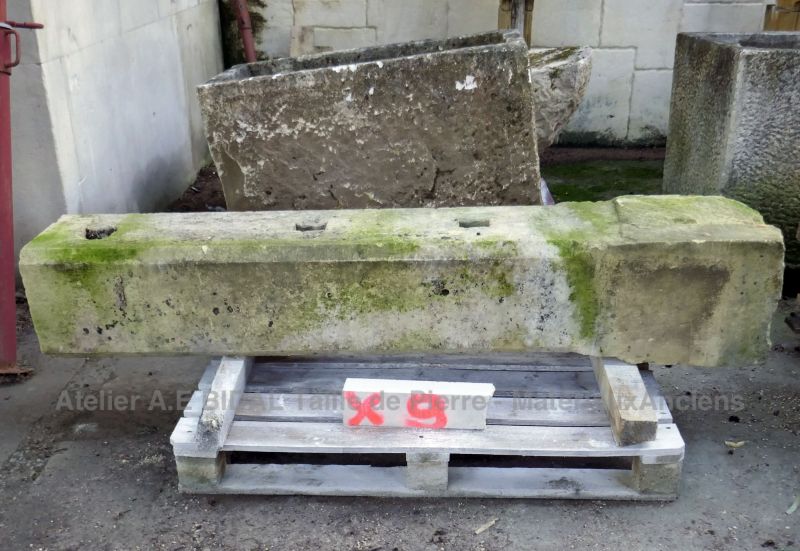 Ancien poteau en pierre pour clôture : Matériaux Anciens Alain Bidal