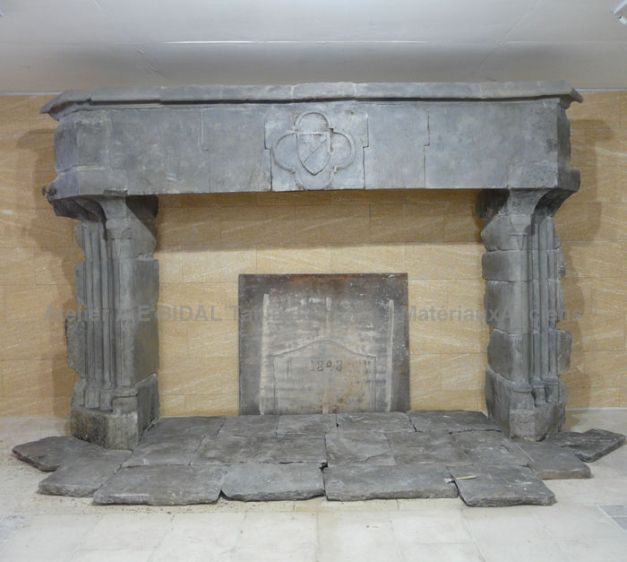 Cheminée Médiévale XII siècle