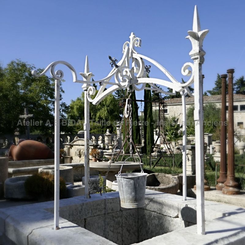 Antique stone well | Garden well in stone and iron |Garden deco